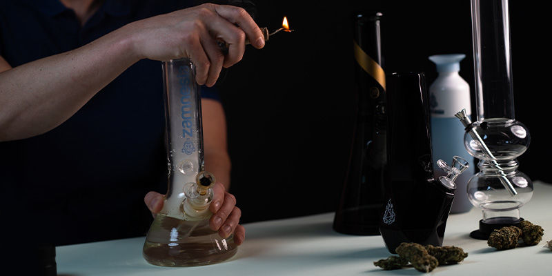 How To Properly Inhale Weed - Zamnesia